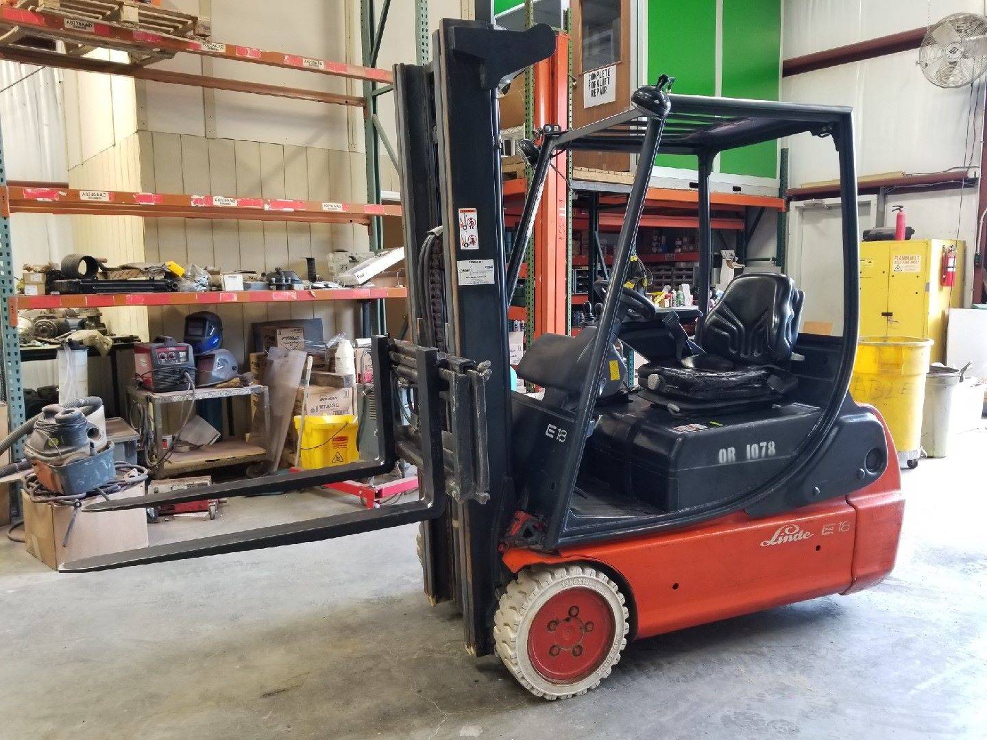 2000 Electric Linde E18C Electric 3 Wheel Sit Down