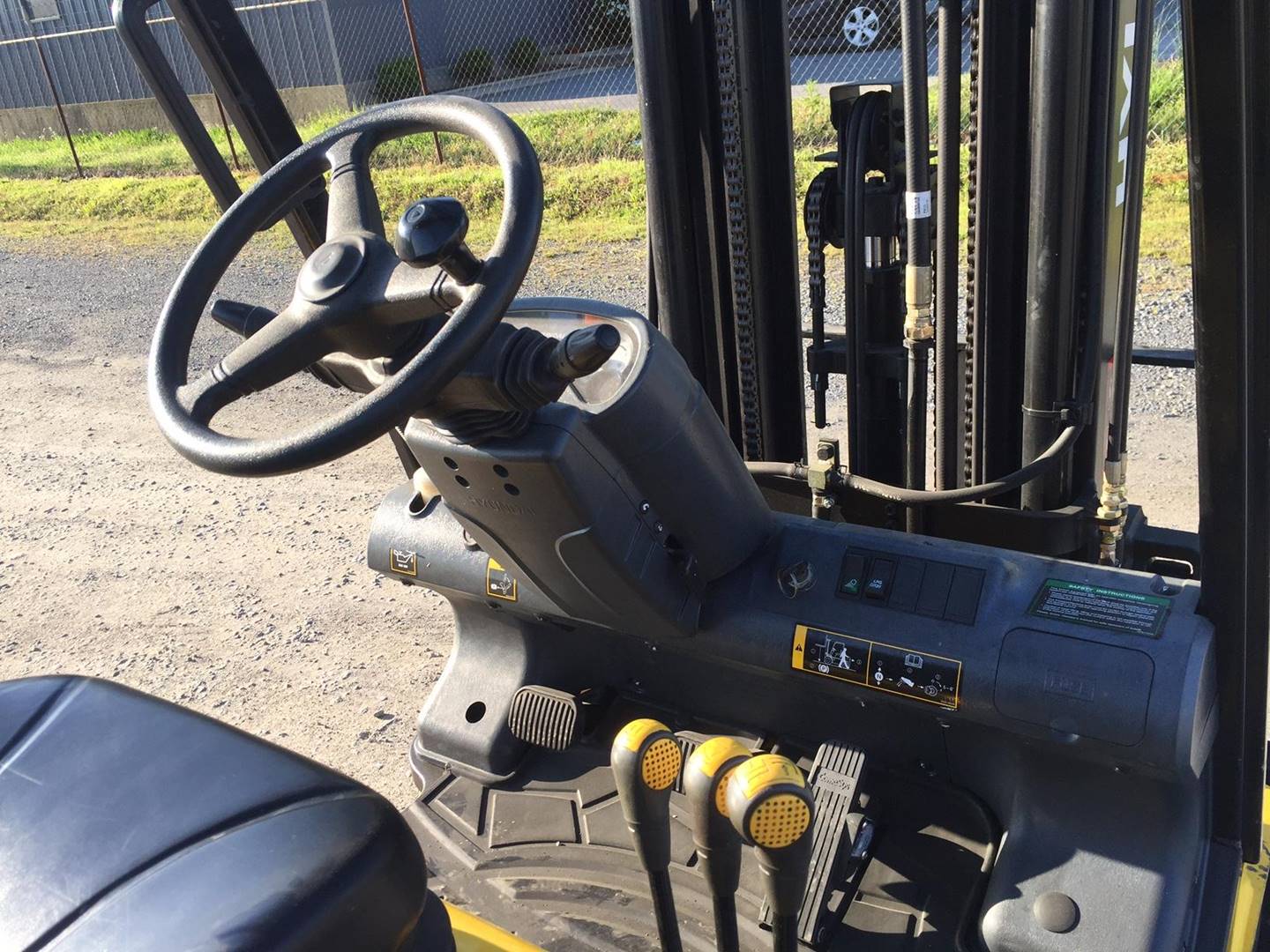 LP Gas Hyundai 18L-7M Pneumatic Tire 4 Wheel Sit Down