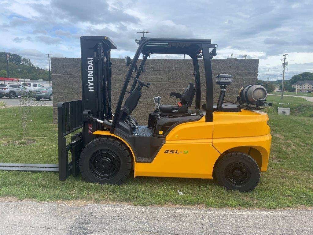 86 Used Hyundai 45L-9 Equipment for Sale