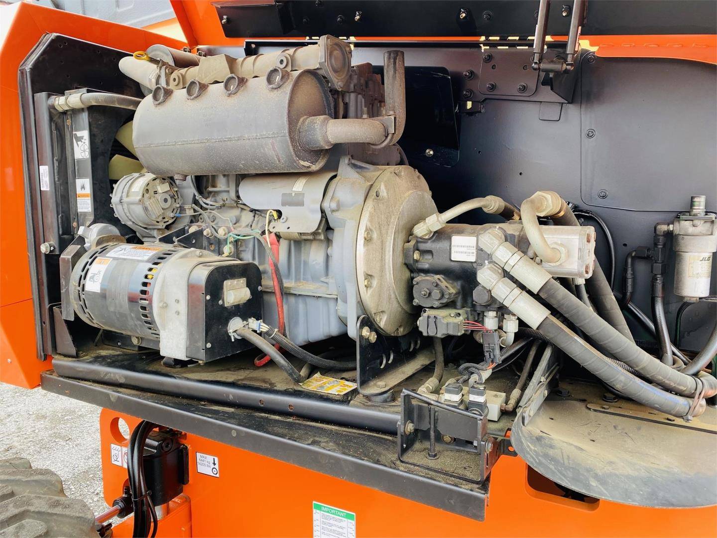 2011 Diesel JLG 600S Telescopic Boom