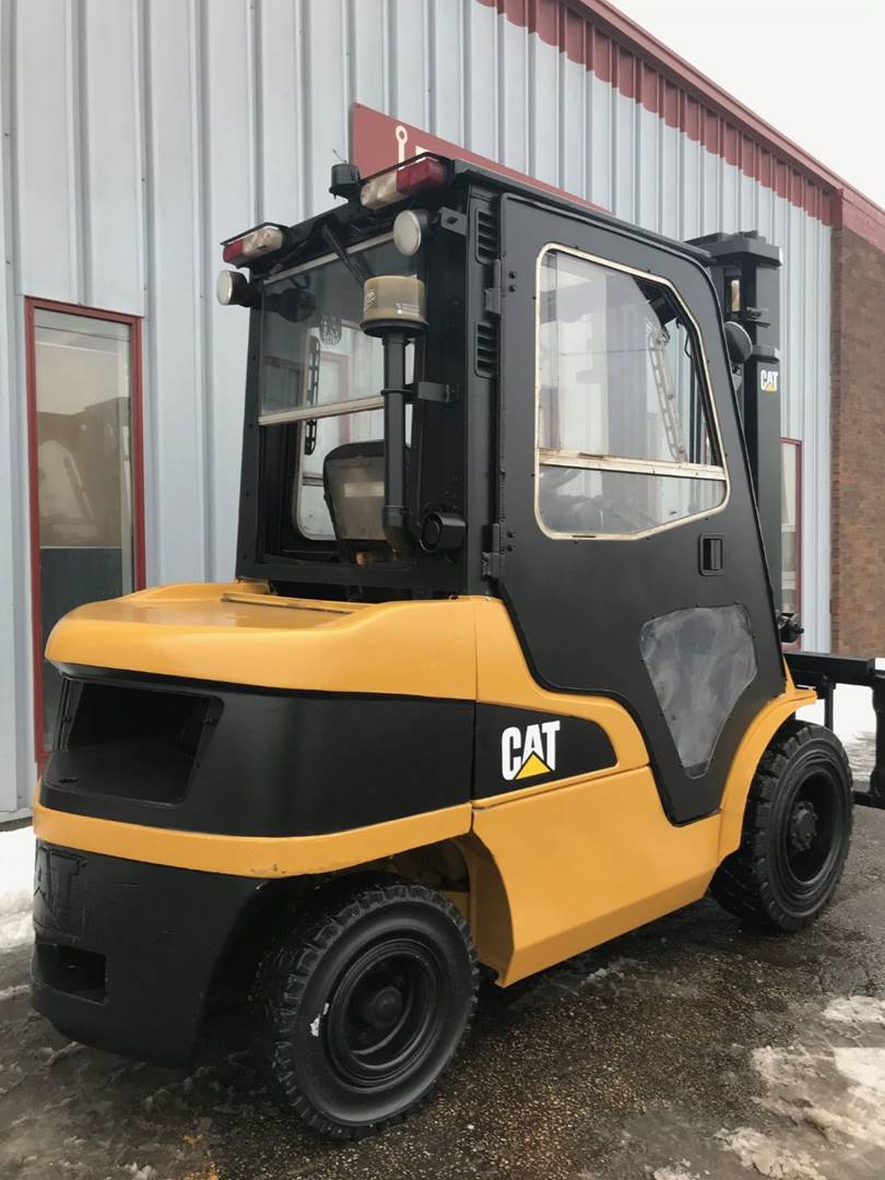 2006 Diesel Cat P6000 Pneumatic Tire 4 Wheel Sit Down