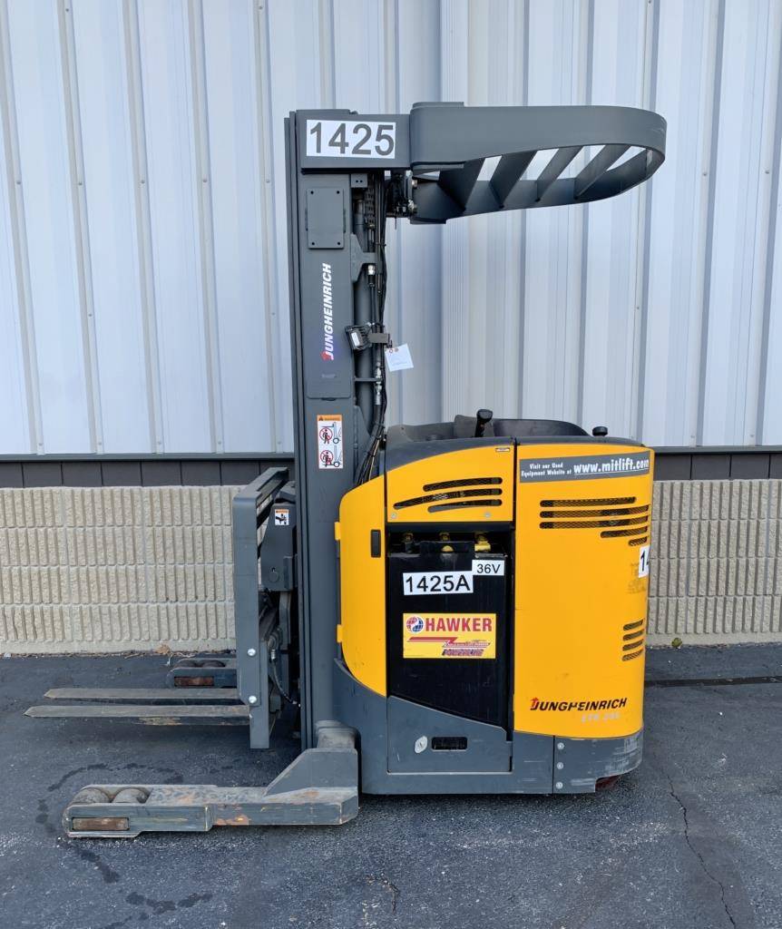 2018 Electric Jungheinrich ETR235 Electric Narrow Aisle Single Reach