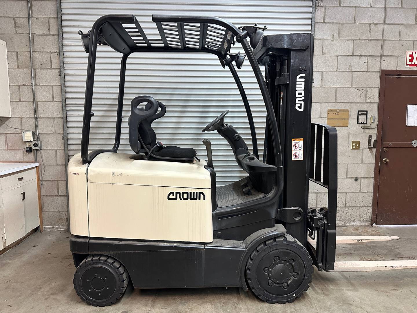 Electric Crown Electric 4 Wheel Sit Down | Eliftruck