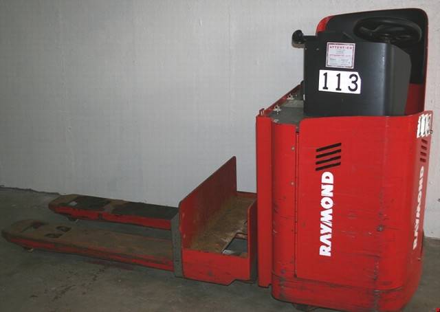 2010 Electric Raymond 8900 Electric Walkie/Rider Pallet Jack