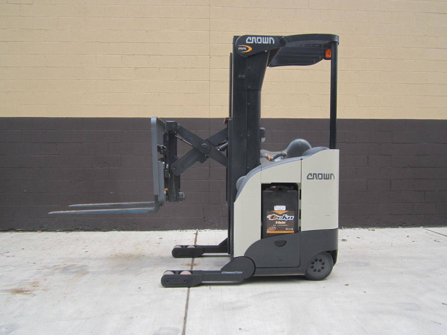 2019 Electric Crown RR5715-35 Electric Narrow Aisle Single Reach