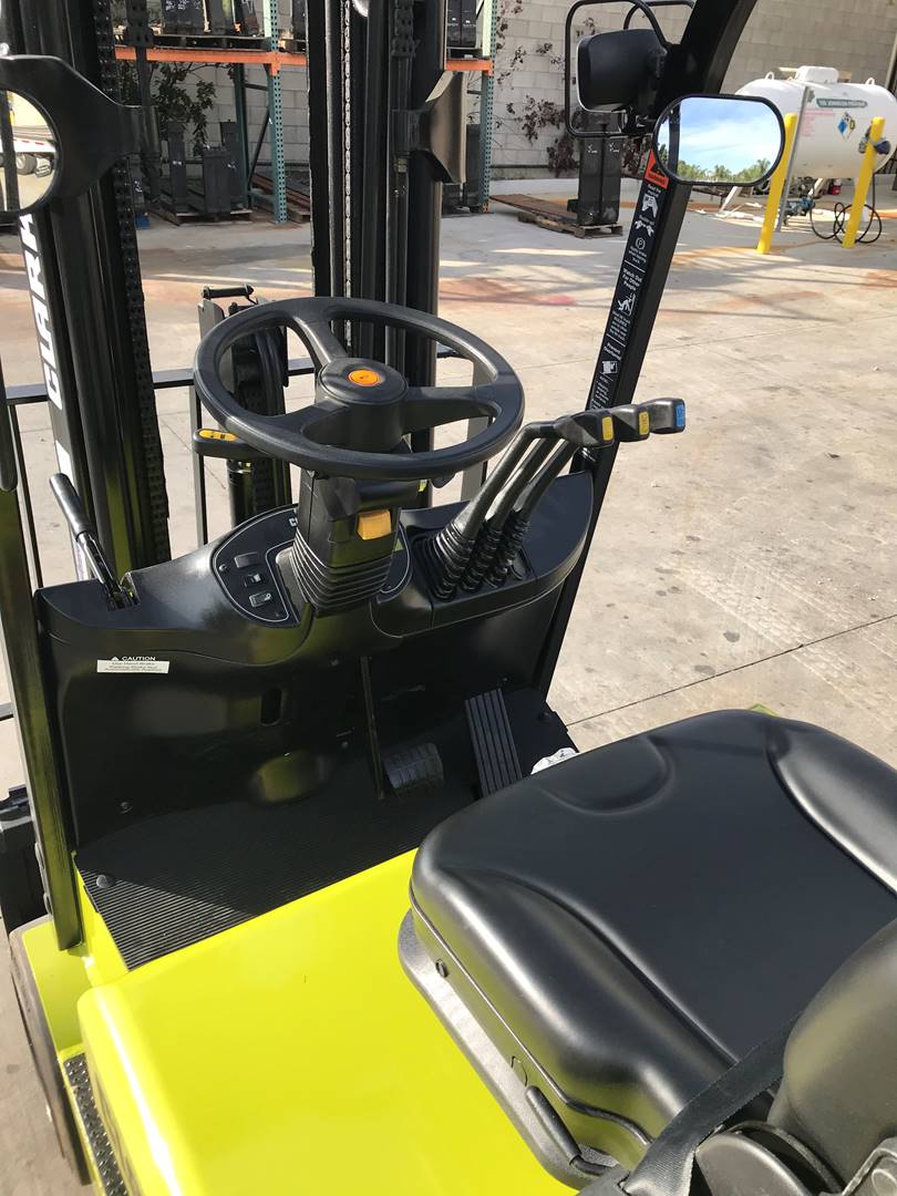 2010 Electric Clark TMX 25 Electric 3 Wheel Sit Down