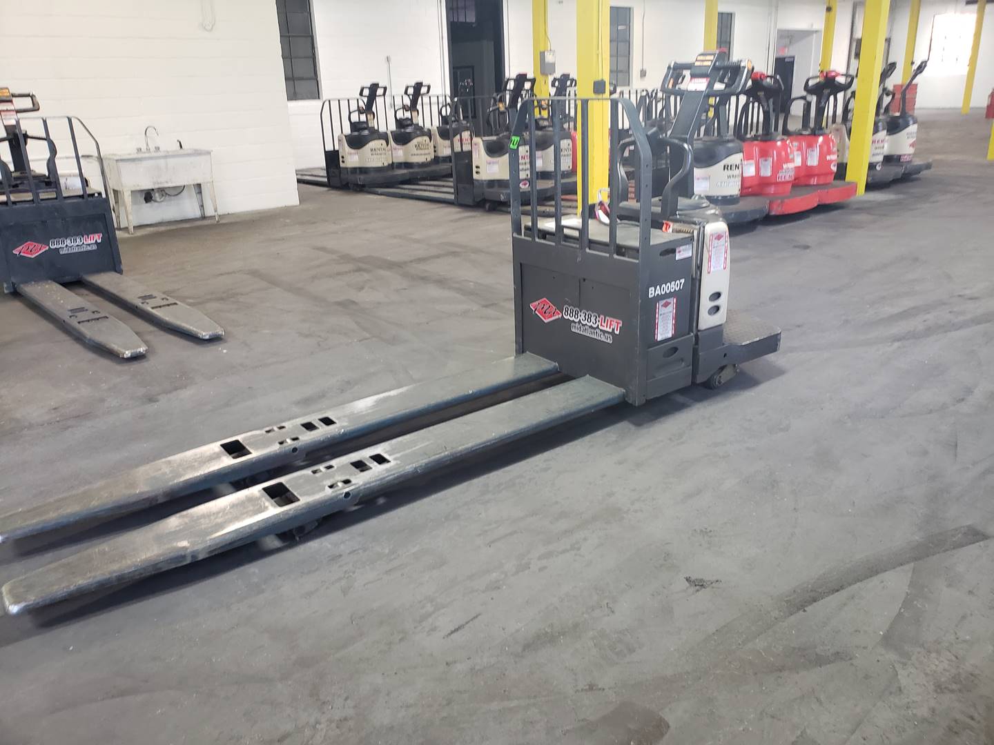 2005 Electric Crown PE4000-60 Electric Walkie/Rider Pallet Jack