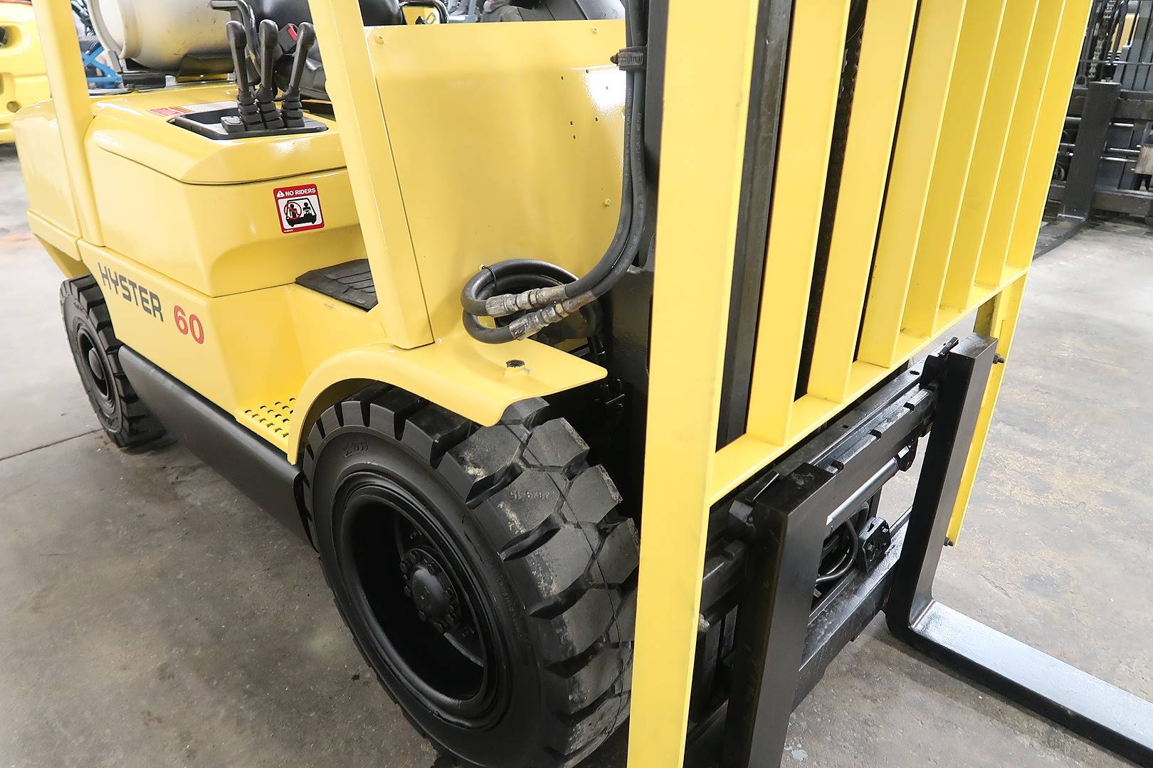 2004 LP Gas Hyster H60XM Pneumatic Tire 4 Wheel Sit Down
