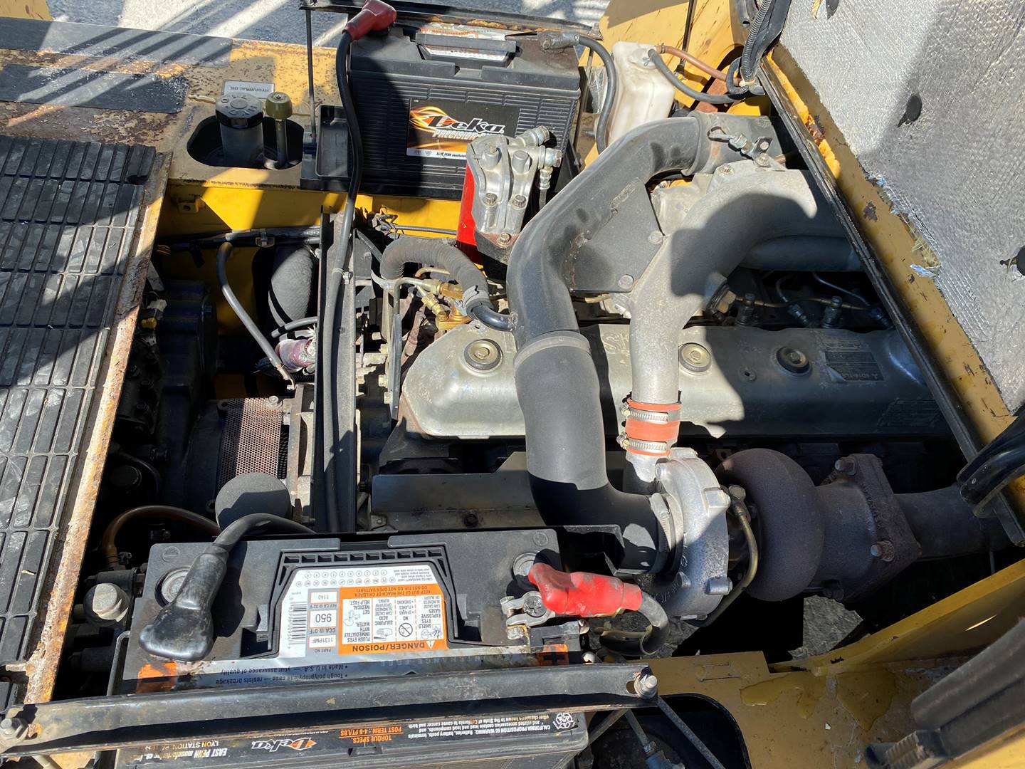 2006 Diesel Cat DP90 Pneumatic Tire 4 Wheel Sit Down