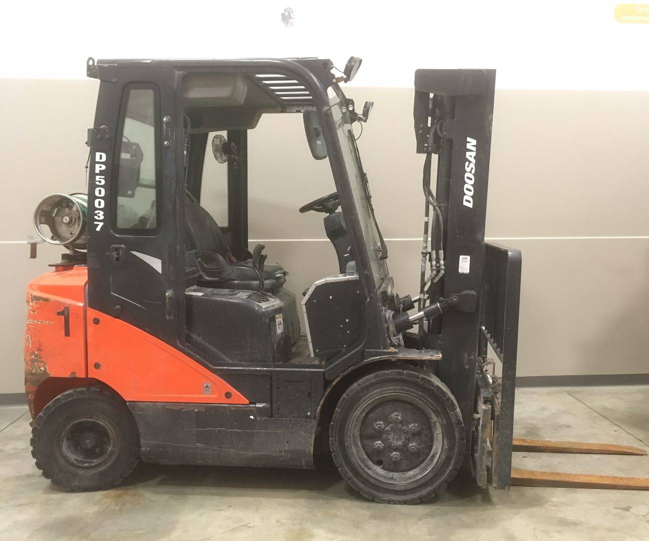 2017 LP Gas Doosan G25N-7 Pneumatic Tire 4 Wheel Sit Down