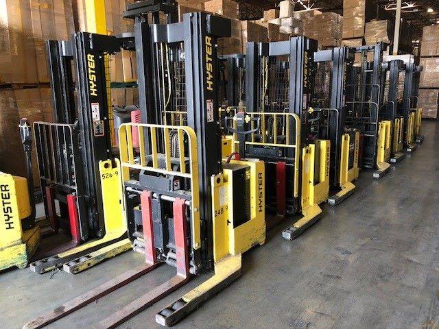 2009 Electric Hyster W30ZR Electric Walkie Straddle Stacker Reach