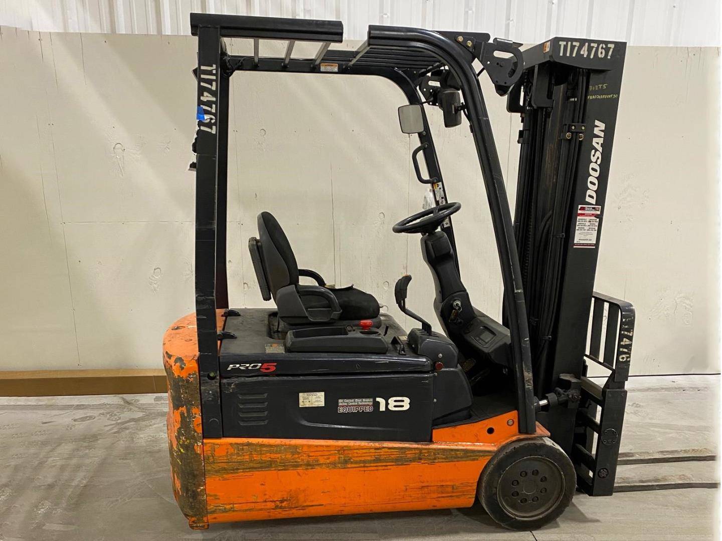 2013 Electric Doosan B18T-5 Electric 3 Wheel Sit Down