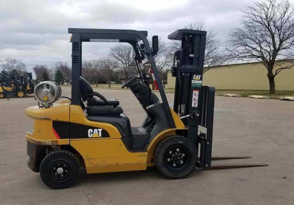 2019 LP Gas Cat GP25N Pneumatic Tire 4 Wheel Sit Down