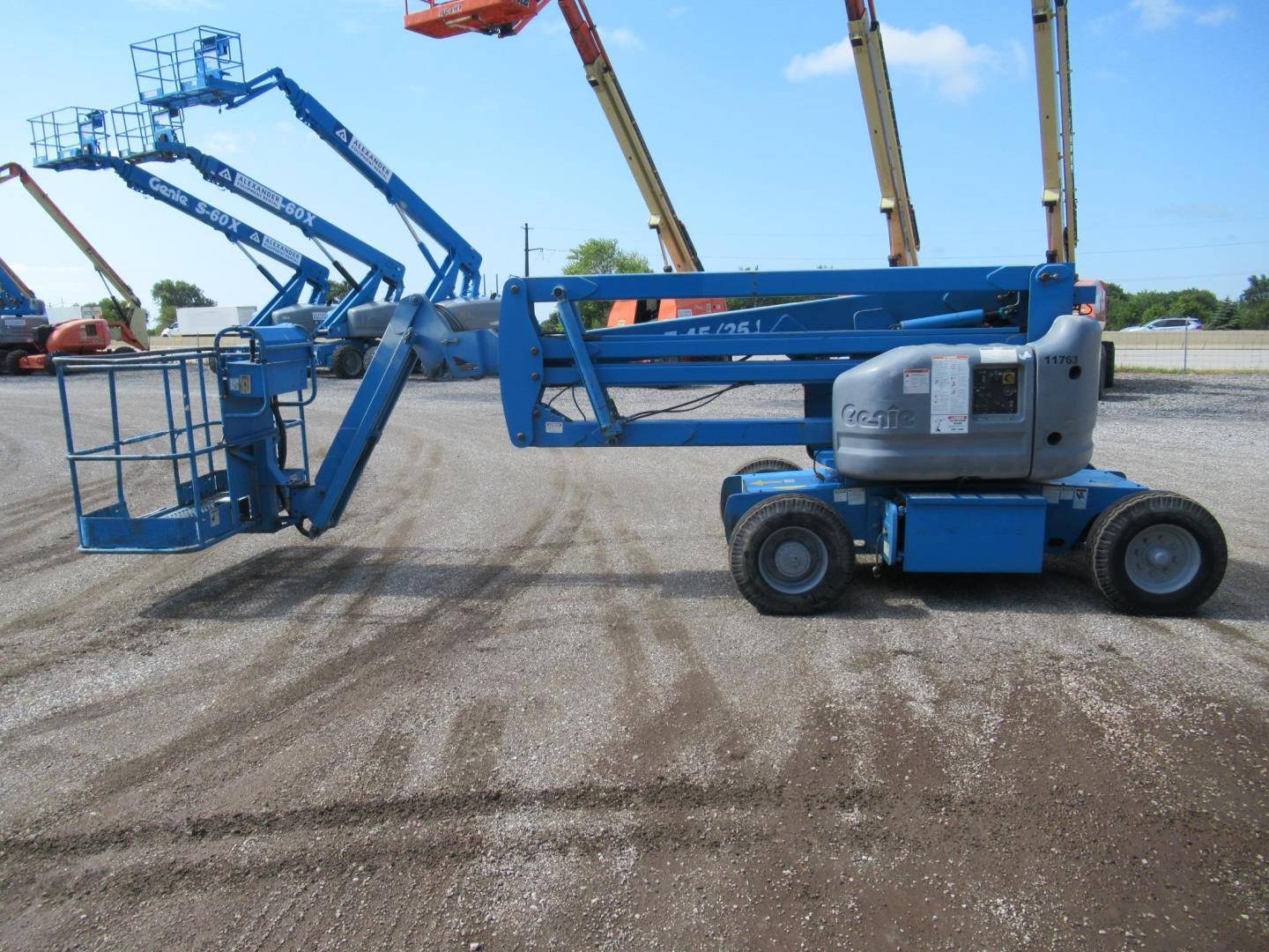 2000 Electric Genie Articulated Boom | Eliftruck