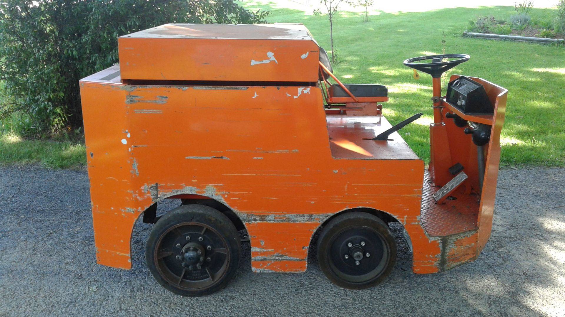 2000 Electric Taylor Dunn P2-50 Tow Tractor