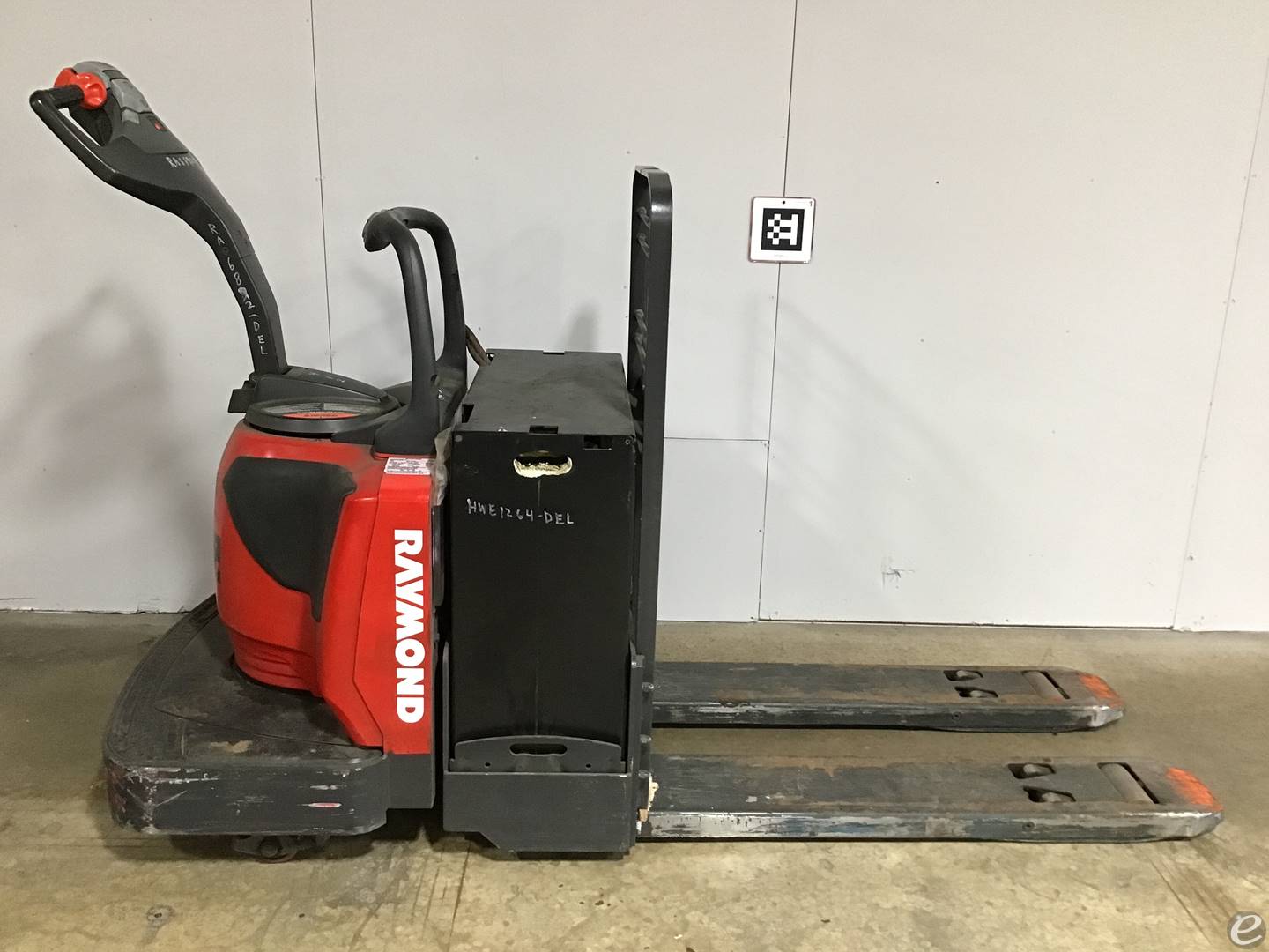 2015 Electric Raymond 8410 Electric Walkie/Rider Pallet Jack