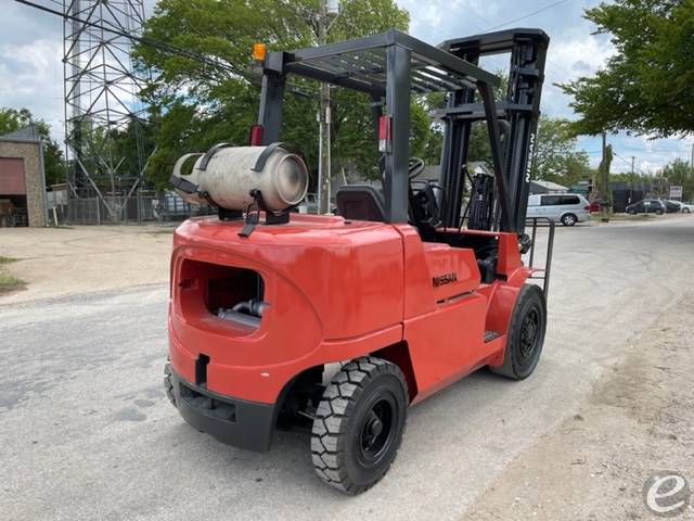 2005 LP Gas Nissan F04B40V-LP Pneumatic Tire 4 Wheel Sit Down