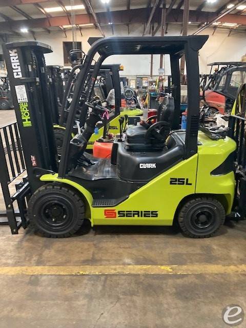 2023 LP Gas Clark S25 Pneumatic Tire 4 Wheel Sit Down