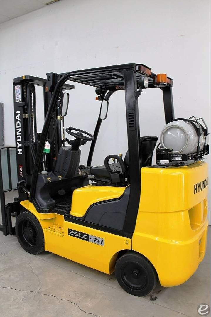 2013 LP Gas Hyundai 25LC-7A Cushion Tire 4 Wheel Sit Down (Indoor ...