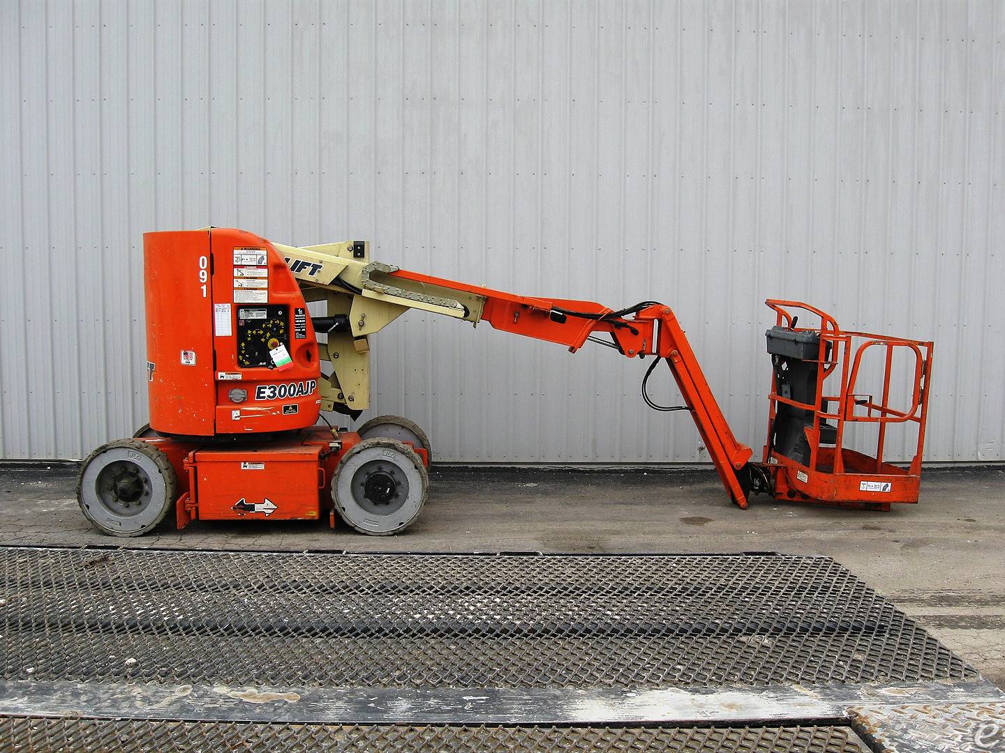 2008 Electric JLG E300AJP Articulated Boom