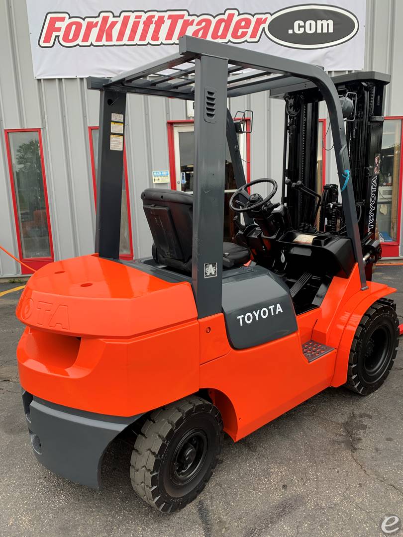 2006 Gasoline Toyota 7FGU25 Pneumatic Tire 4 Wheel Sit Down