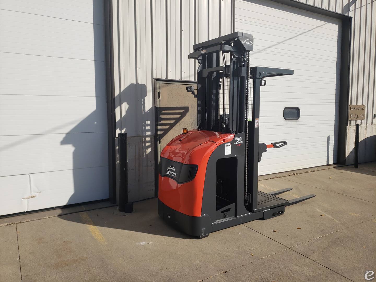 2022 Electric Linde V15 Electric Order Picker