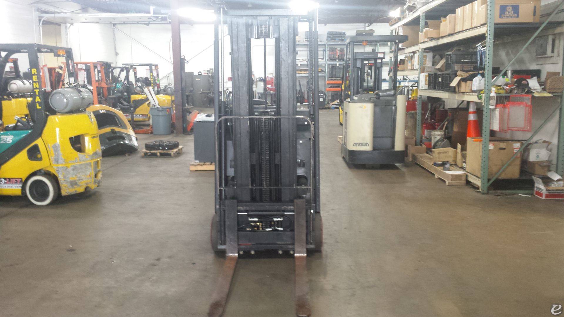 2005 Electric Crown Sit Down Rider RC3020-35 - 123Forklift