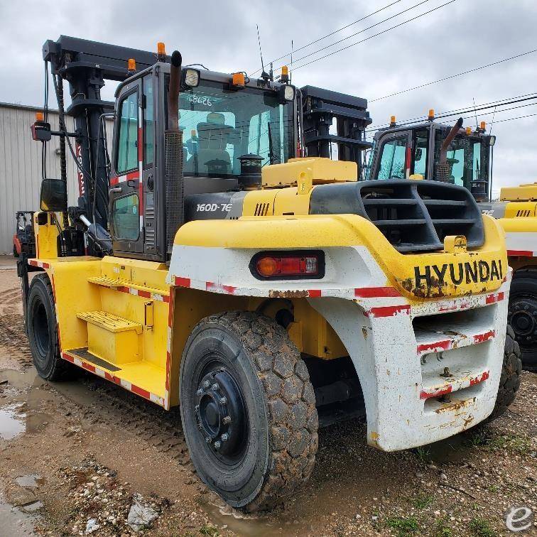 2013 Diesel Hyundai 160D-7E Pneumatic Tire 4 Wheel Sit Down