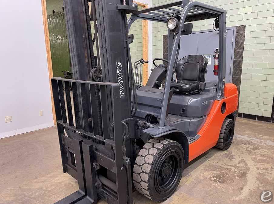 2007 Diesel Toyota 8FDU32 Pneumatic Tire 4 Wheel Sit Down