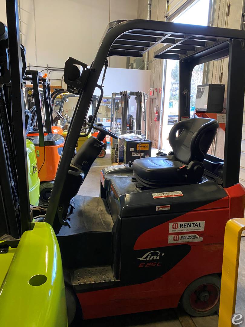 2017 Linde E25C Electric 4 Wheel Sit Down
