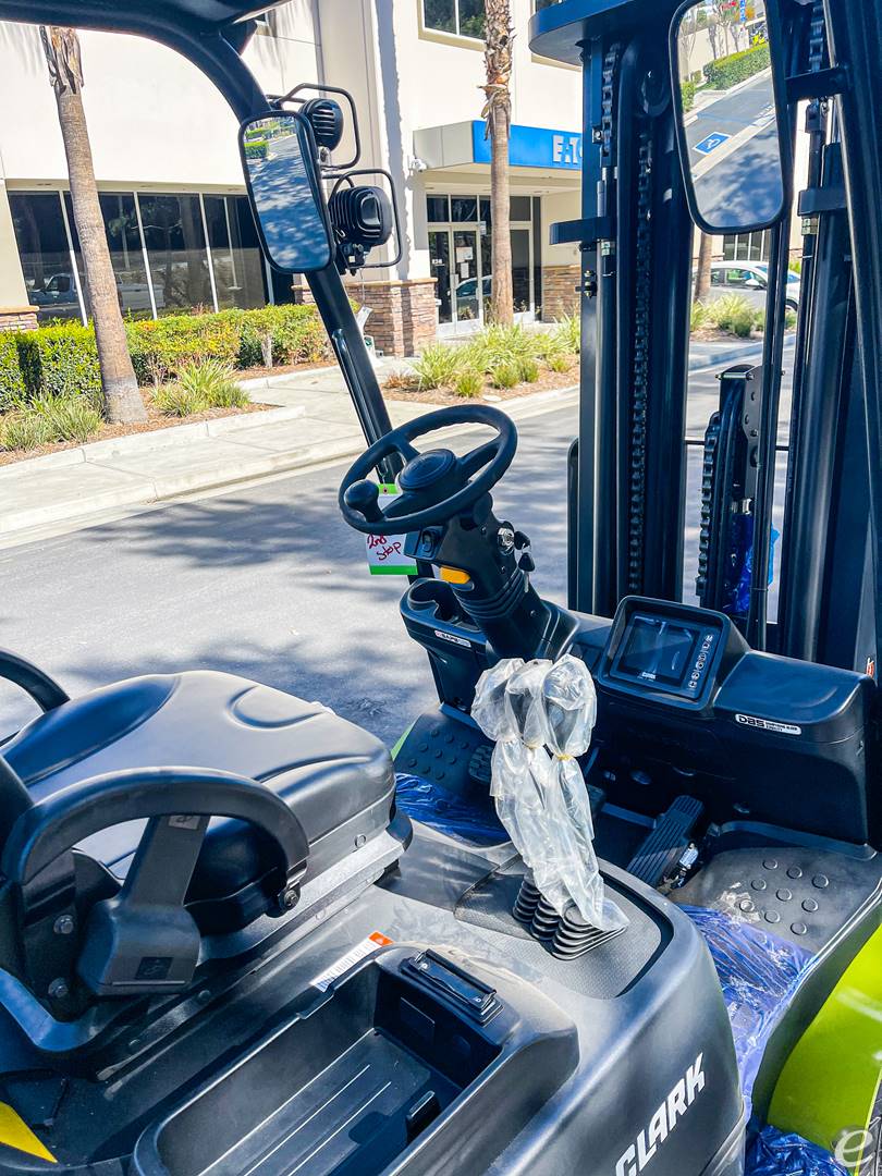 2022 LP Gas Clark S25L Pneumatic Tire 4 Wheel Sit Down