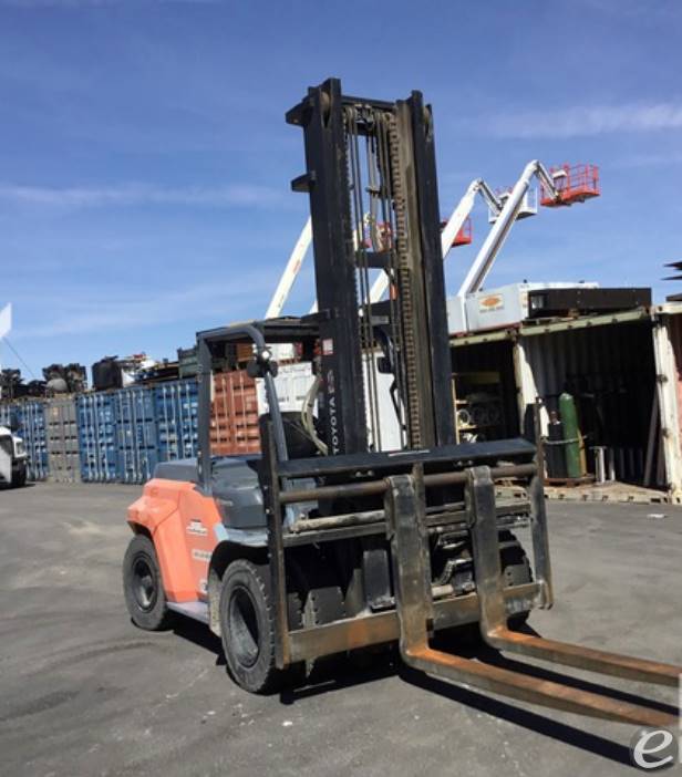 2018 Diesel Toyota 8FD80U Pneumatic Tire 4 Wheel Sit Down