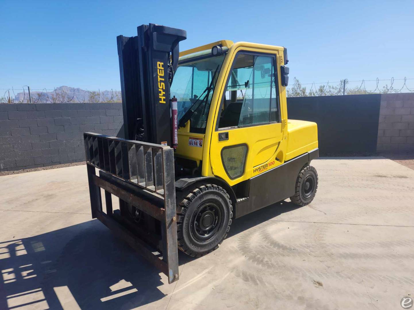 2011 Diesel Hyster H100FT Pneumatic Tire 4 Wheel Sit Down