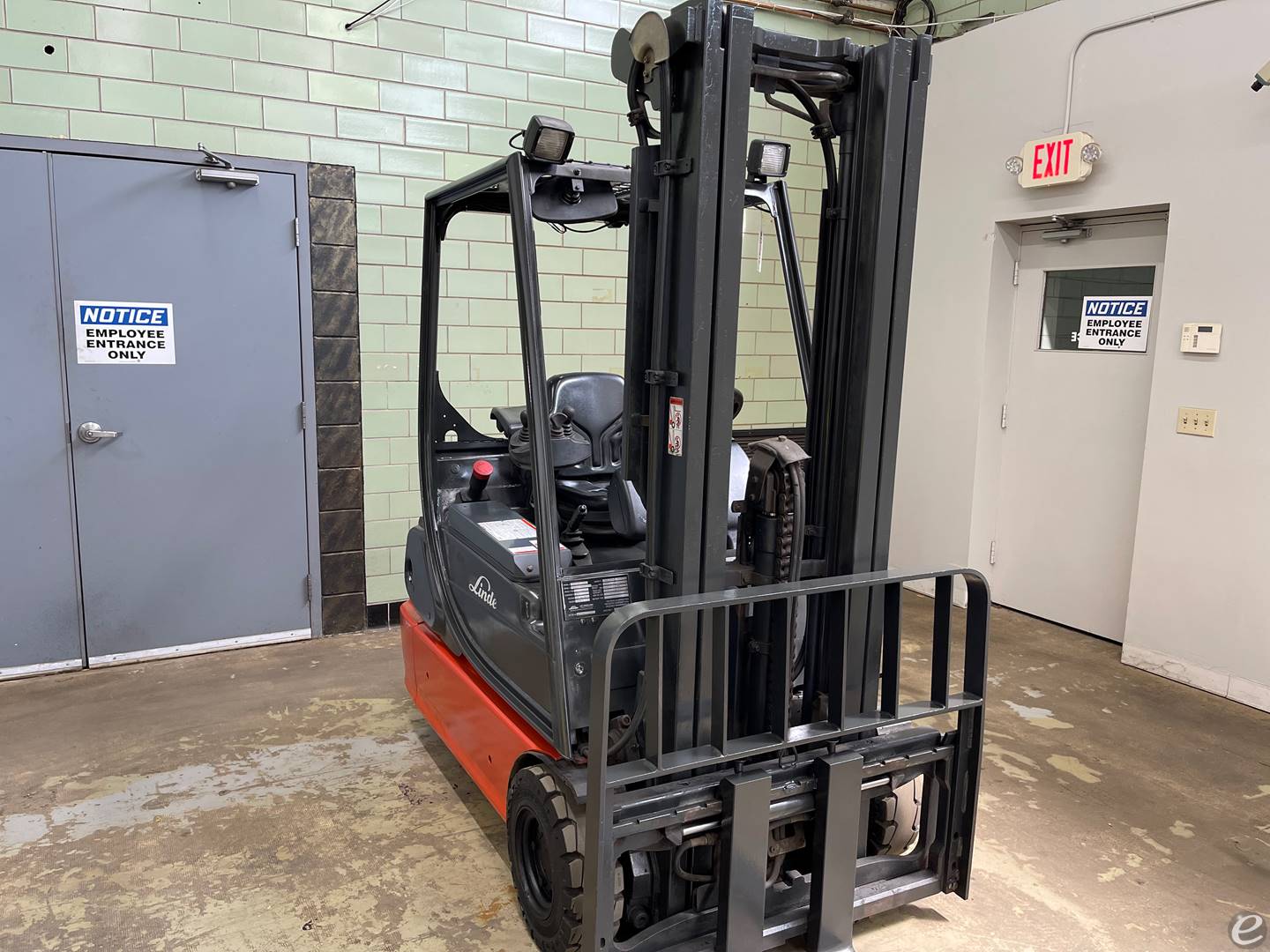 2003 Electric Linde E18C-02 Electric 3 Wheel Sit Down