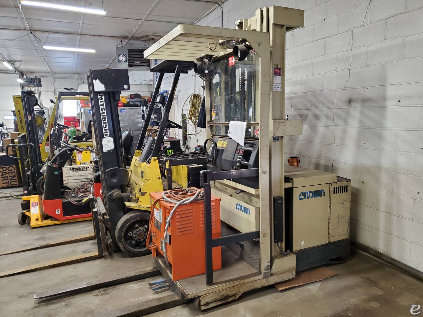 1987 Electric Crown 30SP36TT Electric Order Picker