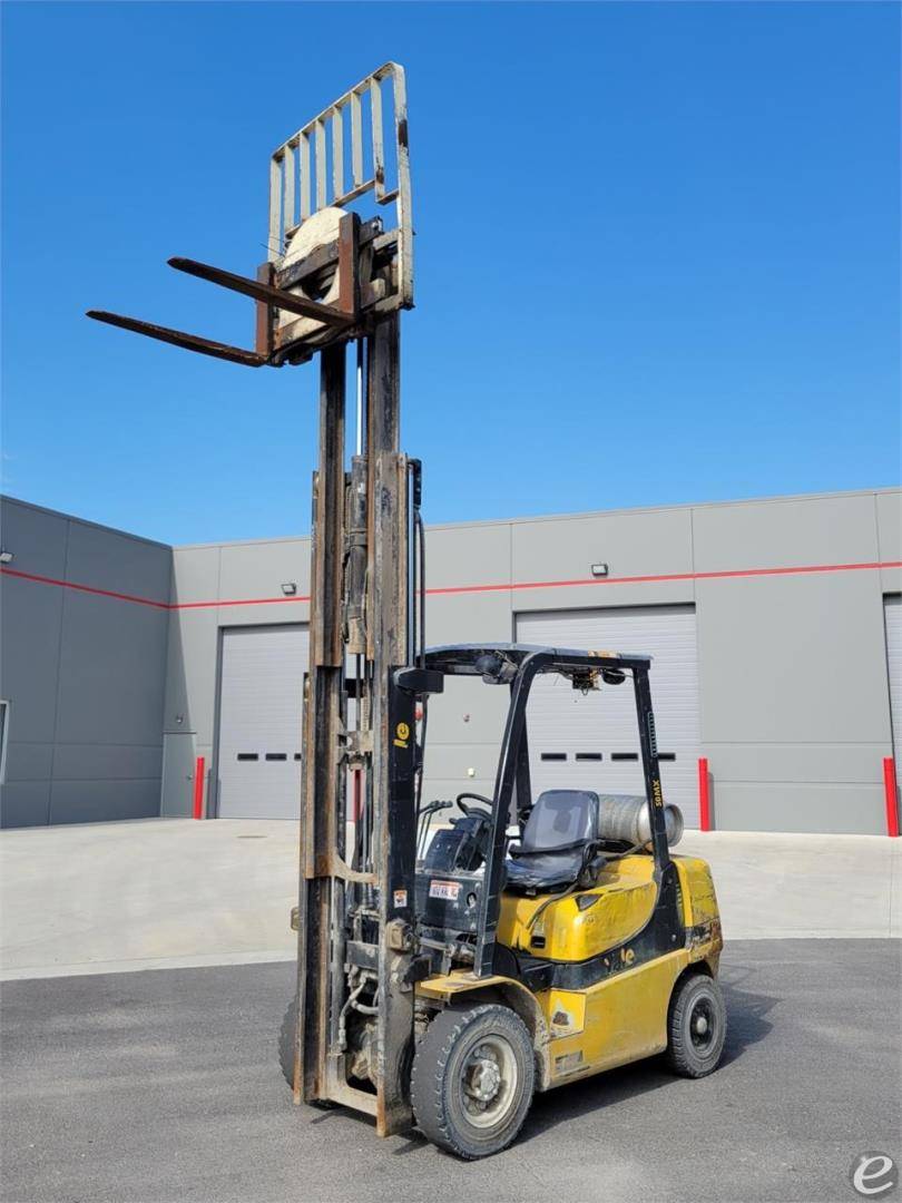 2017 LP Gas Yale GLP050MX Pneumatic Tire 4 Wheel Sit Down