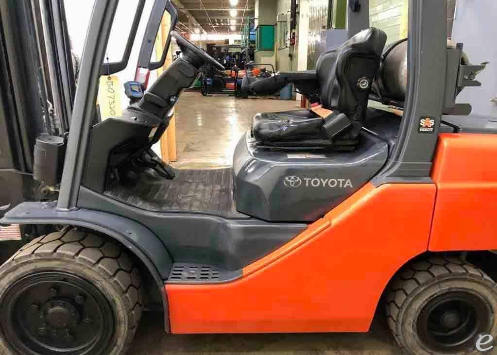2014 LP Gas Toyota Sit Down Rider 8FGU32 - 123Forklift