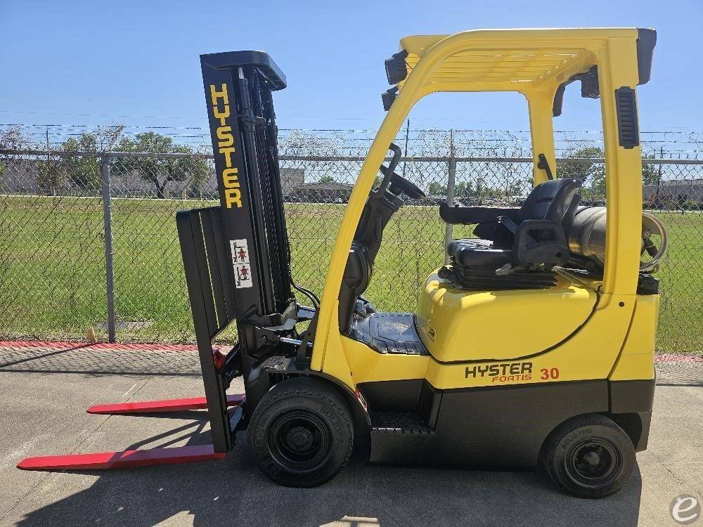 2017 LP Gas Hyster Sit Down Rider H30FT - 123Forklift