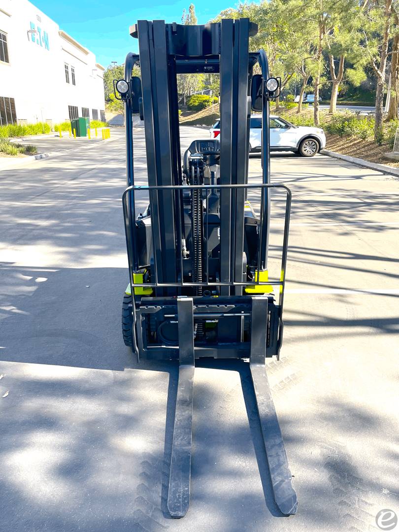 2022 Electric Clark Electric 3 Wheel Sit Down | Eliftruck