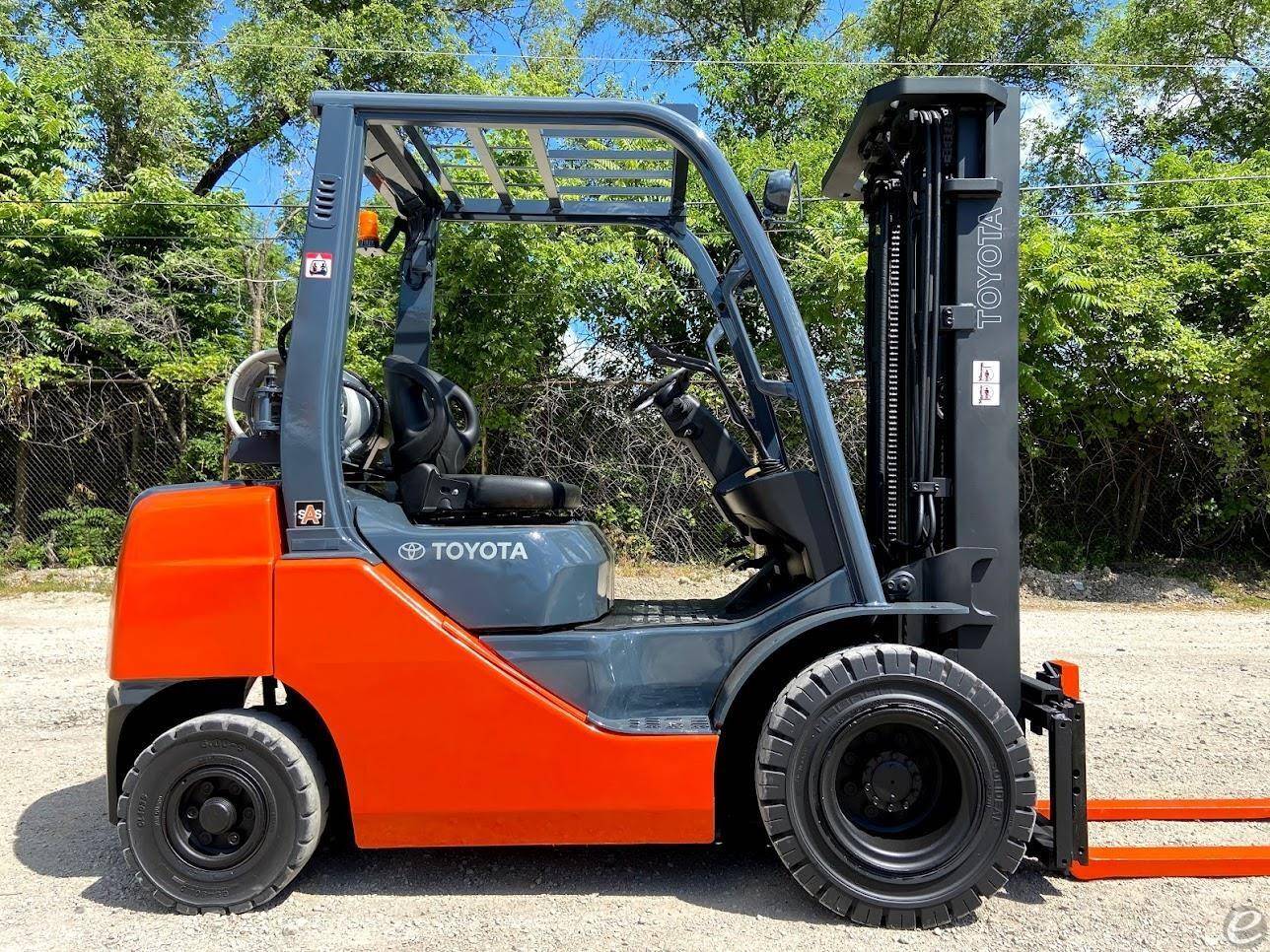 2010 LP Gas Toyota 8FGU30 Pneumatic Tire 4 Wheel Sit Down