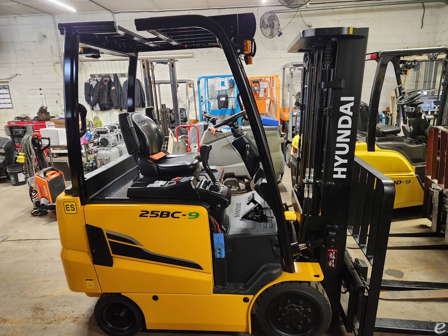 2022 Electric Hyundai 25BC-9 Electric 4 Wheel Sit Down