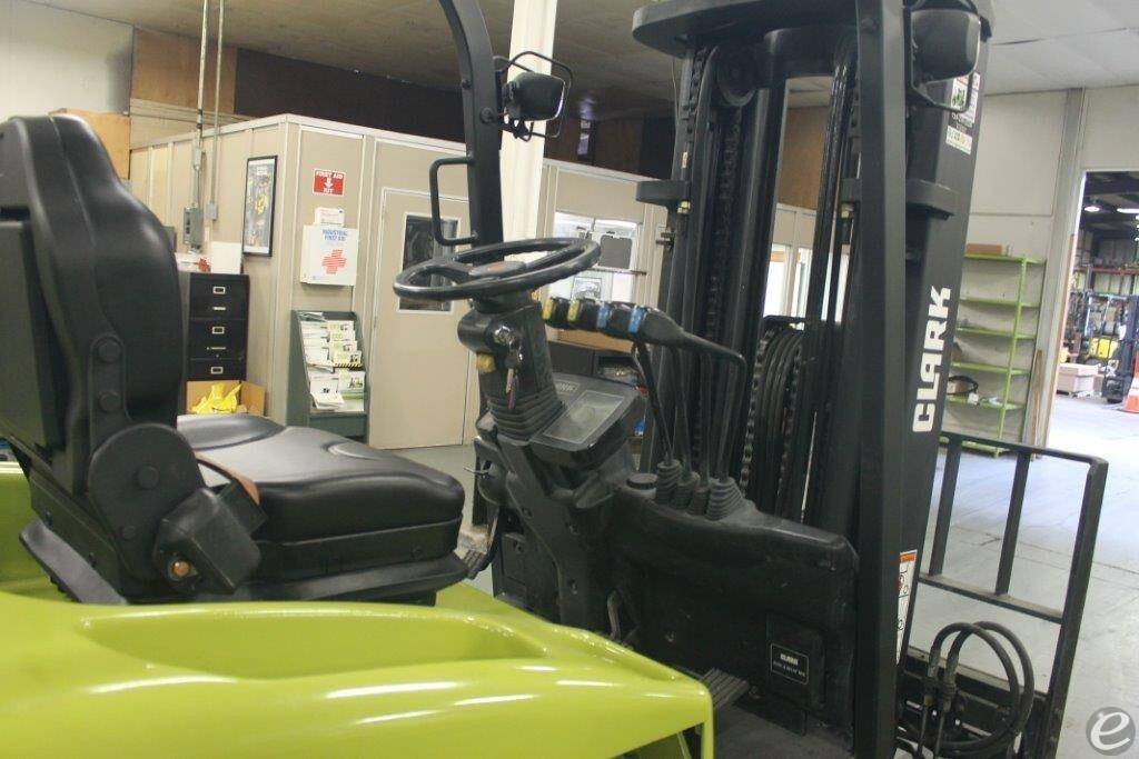 2011 Electric Clark ECX25 Electric 4 Wheel Sit Down