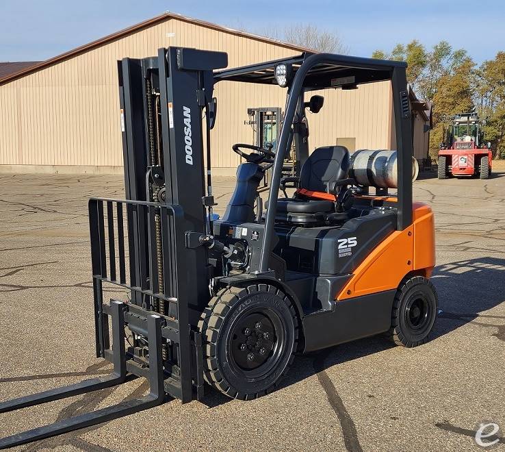 2022 LP Gas Doosan G25E-7 Pneumatic Tire 4 Wheel Sit Down