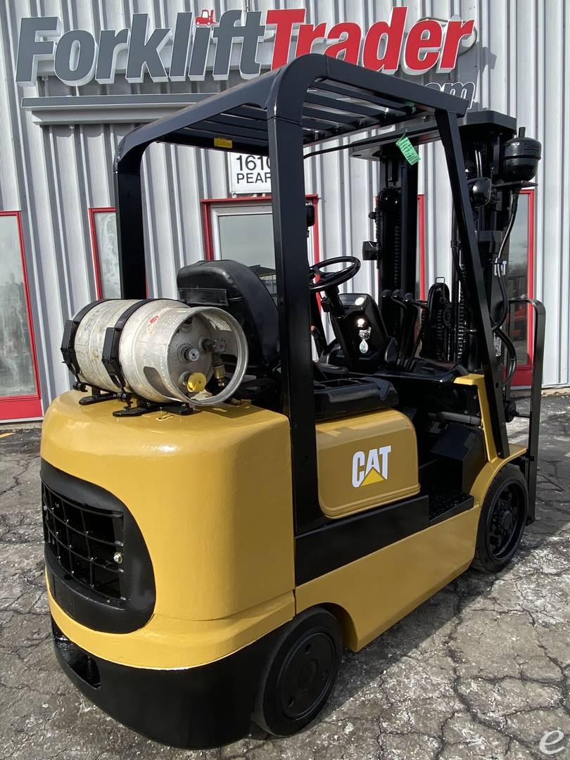 2005 LP Gas Cat GC25K Cushion Tire 4 Wheel Sit Down (Indoor Warehouse)