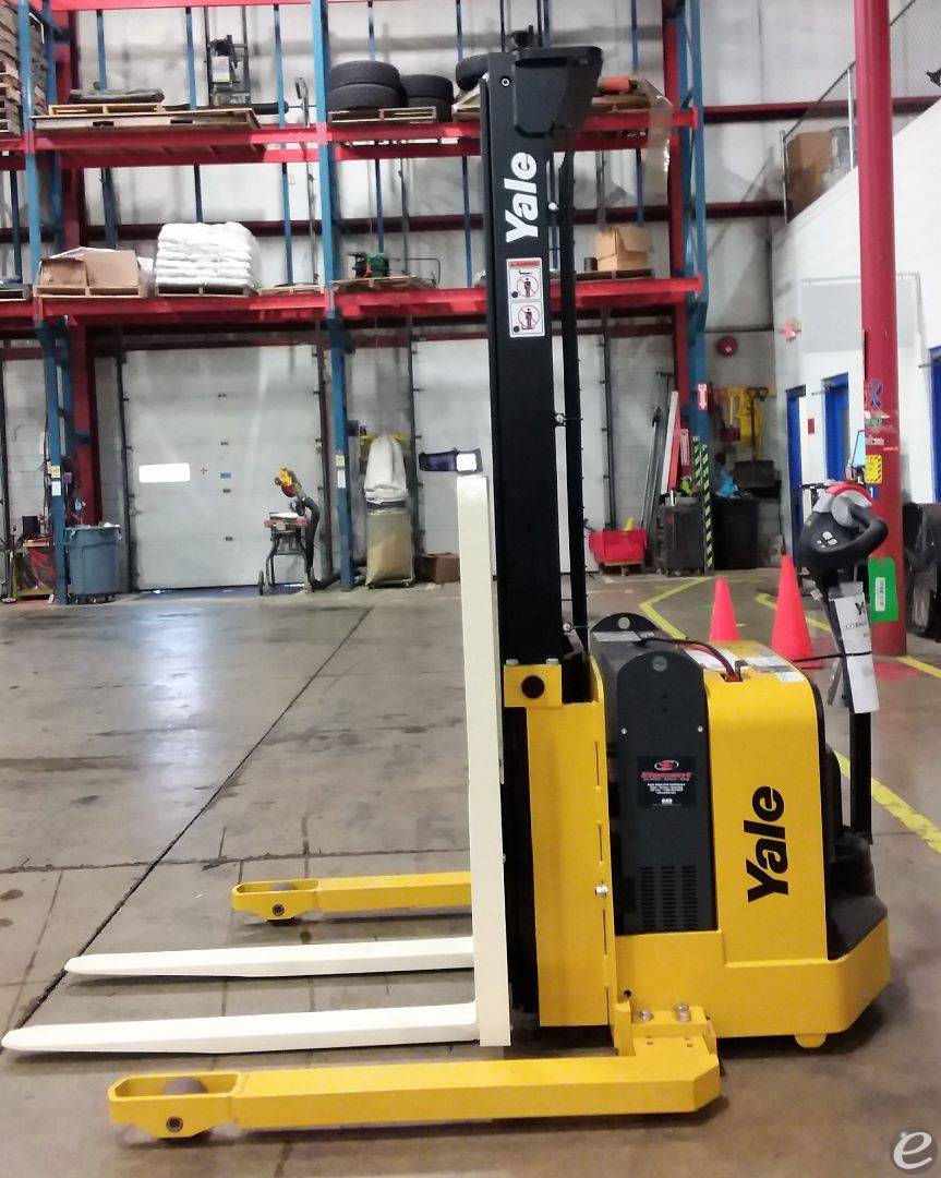 2017 Electric Yale MSW025 Electric Walkie Straddle Stacker