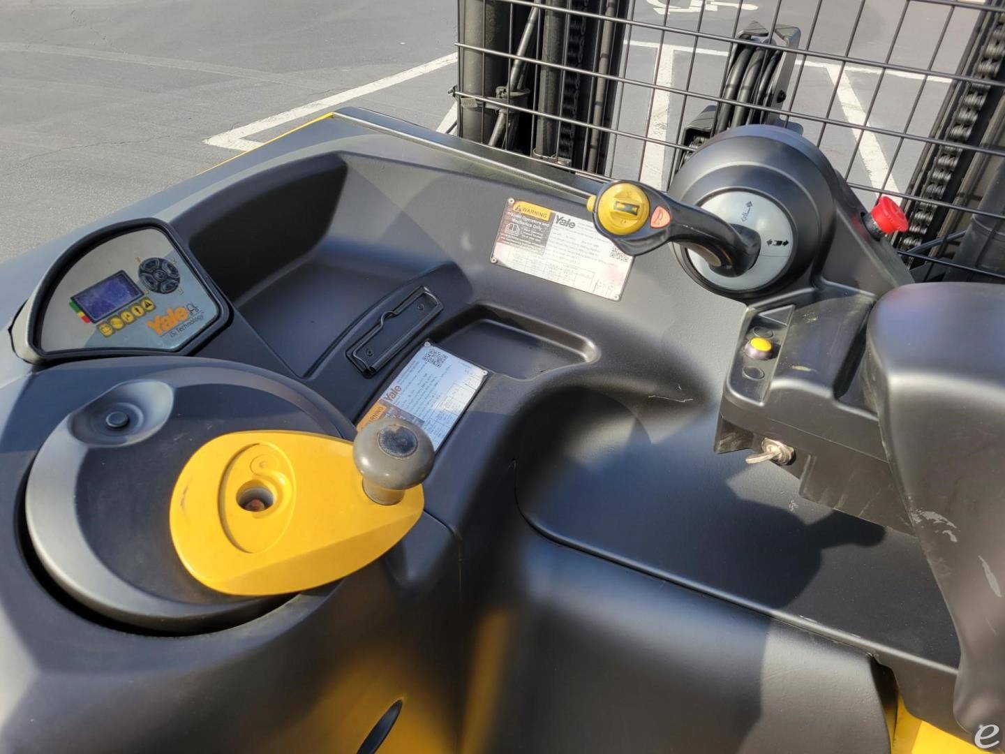 2018 Electric Yale NR045EB Electric Narrow Aisle Single Reach