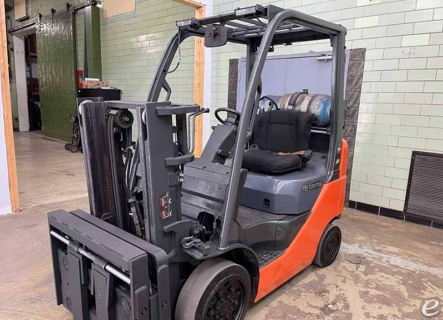 2010 LP Gas Toyota 8FGCU20 Cushion Tire 4 Wheel Sit Down (Indoor Warehouse)