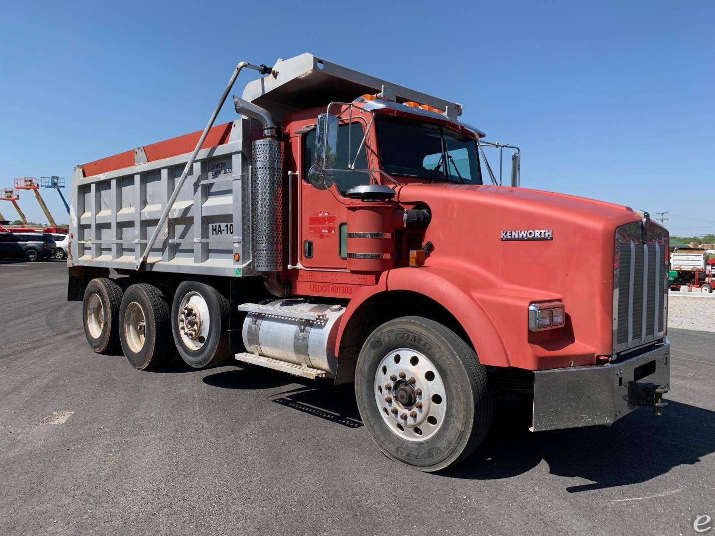 2005 Diesel Kenworth T800 Trucks and Trailers