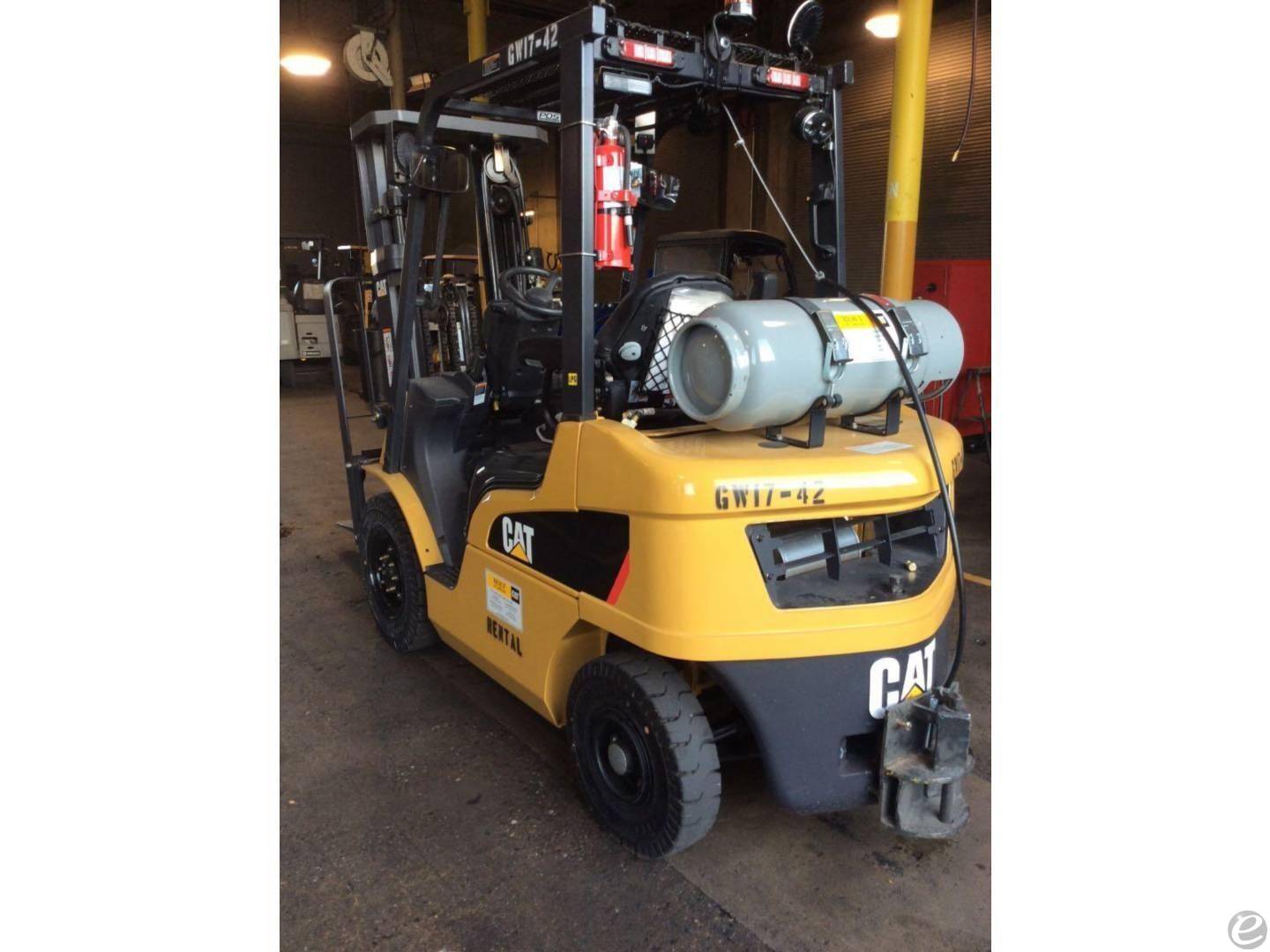 2017 LP Gas Cat GP25N Pneumatic Tire 4 Wheel Sit Down