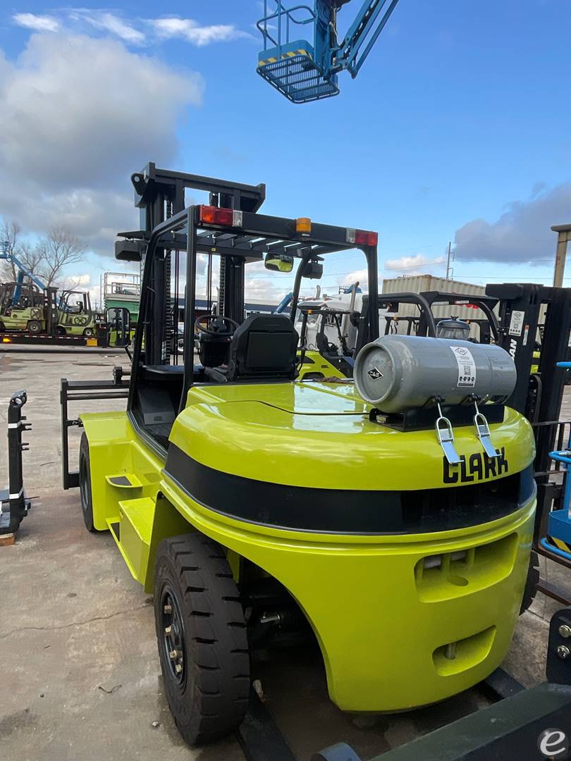 2024 LP Gas Clark Pneumatic Tire 4 Wheel Sit Down | Eliftruck